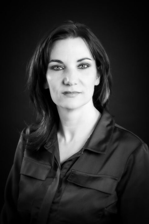 Portrait Posing Tips for Women - Digital Photo Mentor